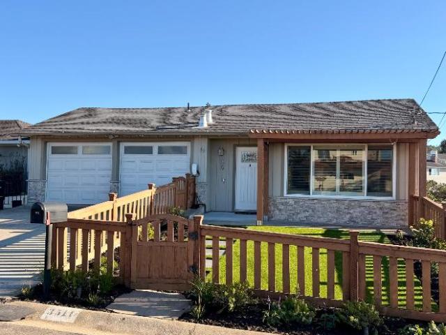3 Br, 3 bath, Single Family 3511 Hillcrest Dr
