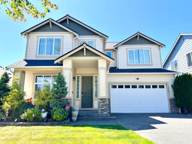 3 Br, 3 bath, Single Family 3525 Lanyard Dr NE