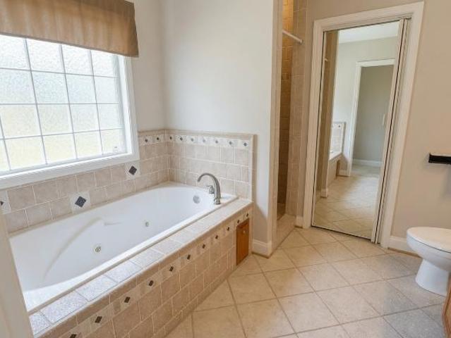 3 Br, 3 bath, Single Family 35 Belmont Dr