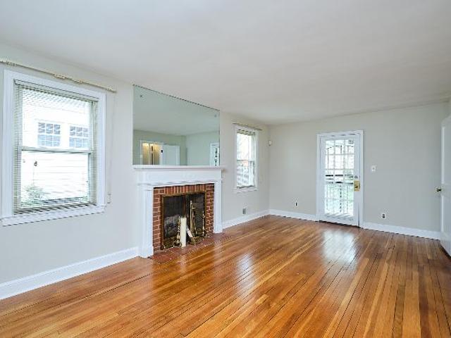 3 Br, 3 bath, Single Family 3617 28th St NE