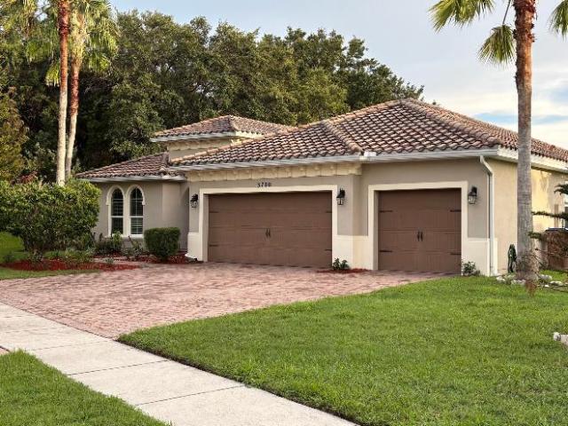 3 Br, 3 bath, Single Family 3700 Paradiso Cir