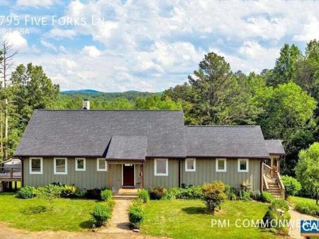 3 Br, 3 bath, Single Family 3795 Five Forks Ln