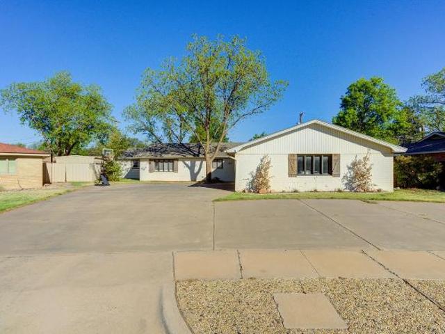 3 Br, 3 bath, Single Family 3824 64th Drive