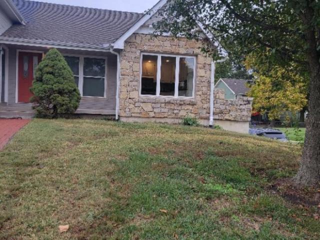 3 Br, 3 bath, Single Family 3841 N 123rd St
