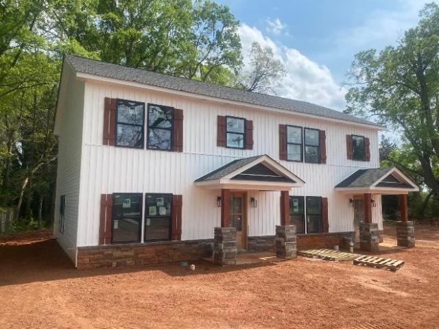 3 Br, 3 bath, Single Family 303 Potts St