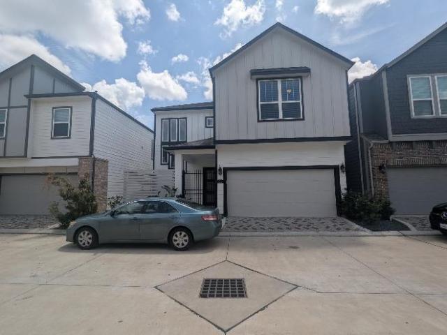 3 Br, 3 bath, Single Family 3011 Skyrock Dr