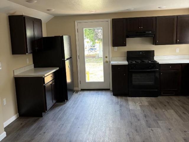 3 Br, 3 bath, Single Family 307 S Division St