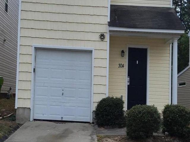 3 Br, 3 bath, Single Family 304 Curvewood Rd