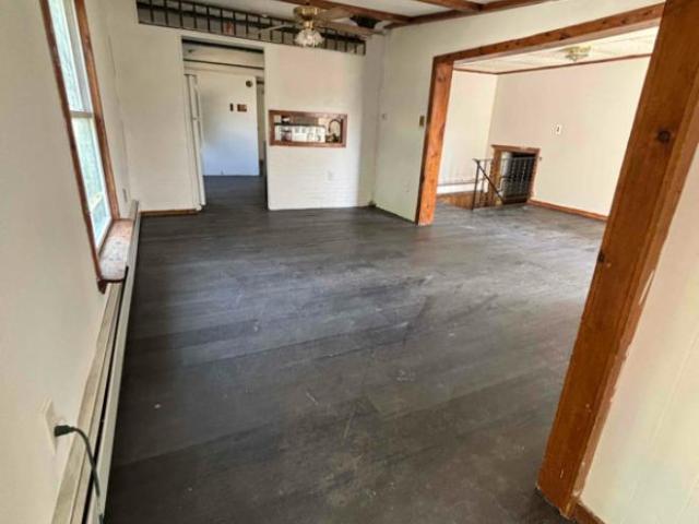 3 Br, 3 bath, Single Family 310 W Patterson St