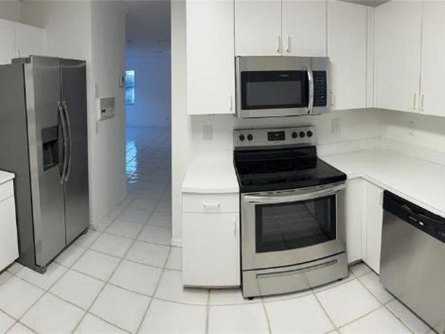 3 Br, 3 bath, Single Family 3165 Vista Del Mar