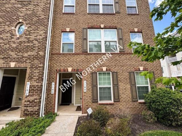 3 Br, 3 bath, Single Family 3190 Yeager Dr