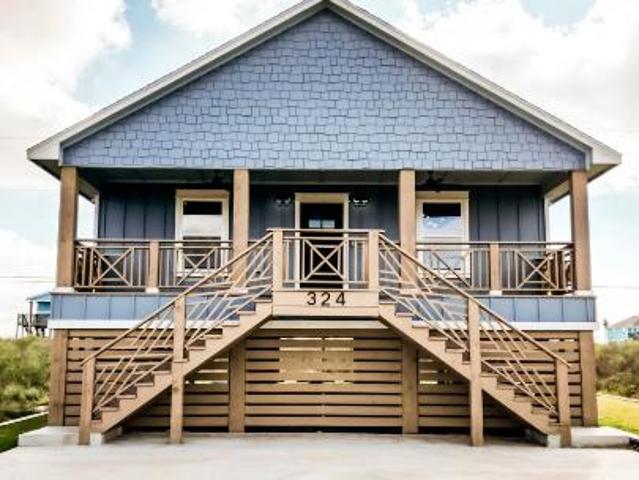 3 Br, 3 bath, Single Family 324 W Live Oak Ln