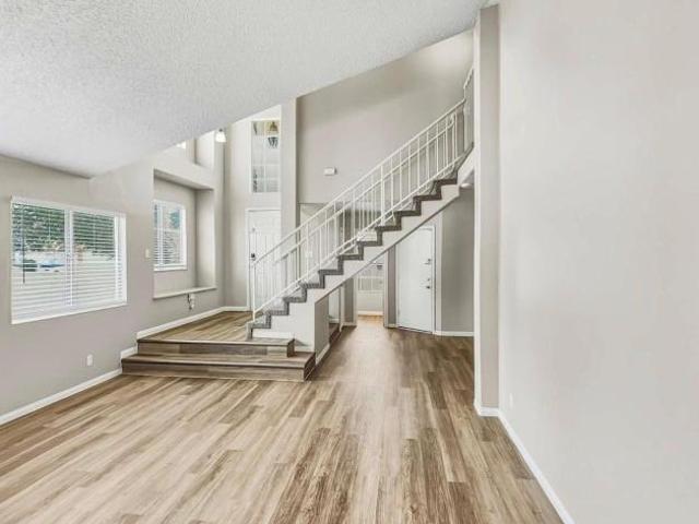 3 Br, 3 bath, Single Family 3301 Hyannis Cir