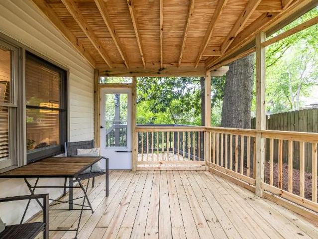 3 Br, 3 bath, Single Family 445 Loomis Ave SE