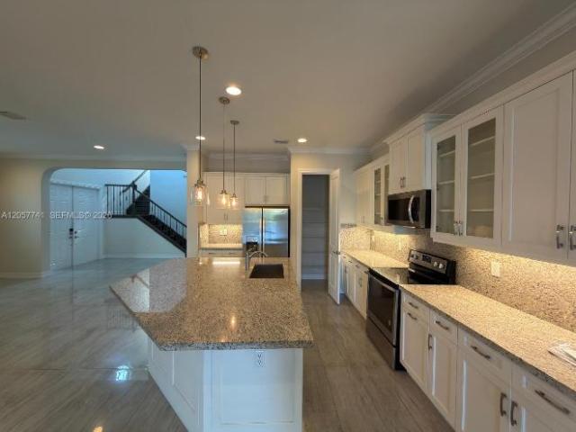 3 Br, 3 bath, Single Family 455 SW 113th Lane