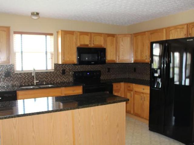 3 Br, 3 bath, Single Family 461 Furman St