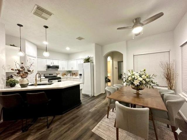 3 Br, 3 bath, Single Family 4703 Cashel Cir