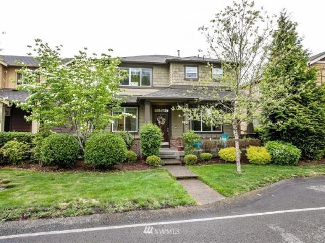 3 Br, 3 bath, Single Family 4703 Strathmore Cir SW