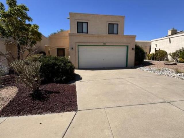3 Br, 3 bath, Single Family 4921 Edwards Dr Ne