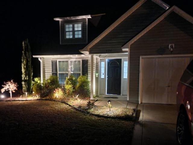 3 Br, 3 bath, Single Family 498 Cape Fear Rd