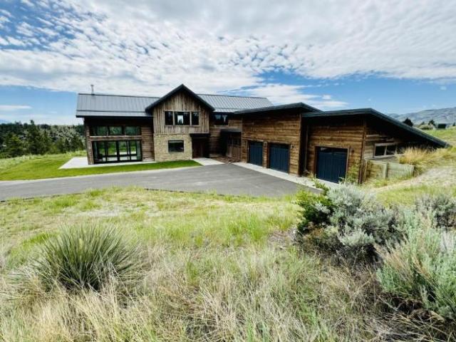 3 Br, 3 bath, Single Family 4055 Sunset Ridge Dr