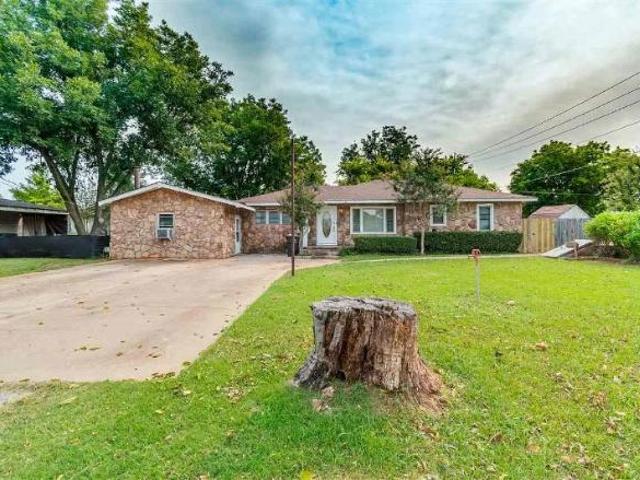 3 Br, 3 bath, Single Family 406 S 9th St