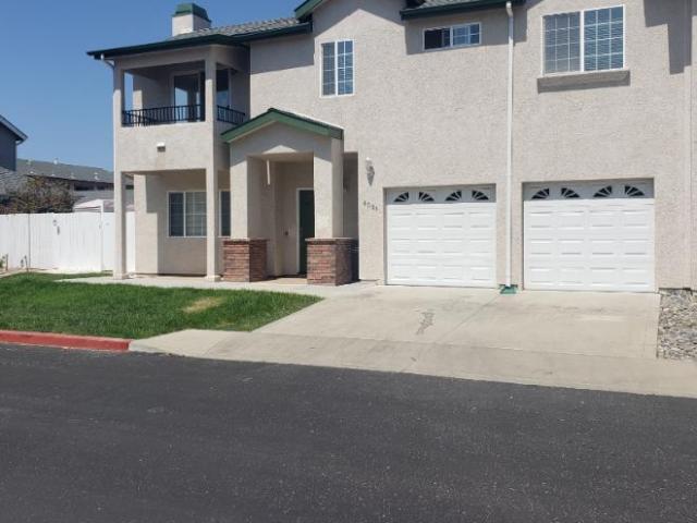 3 Br, 3 bath, Single Family 408 S Elm St