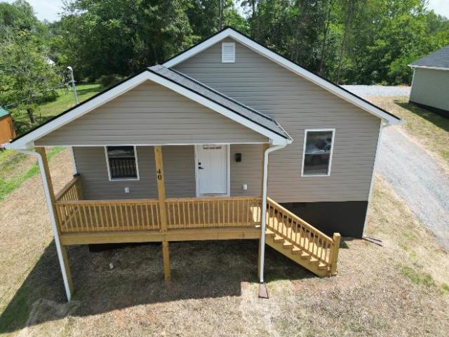 3 Br, 3 bath, Single Family 40 Hollins Mill Rd