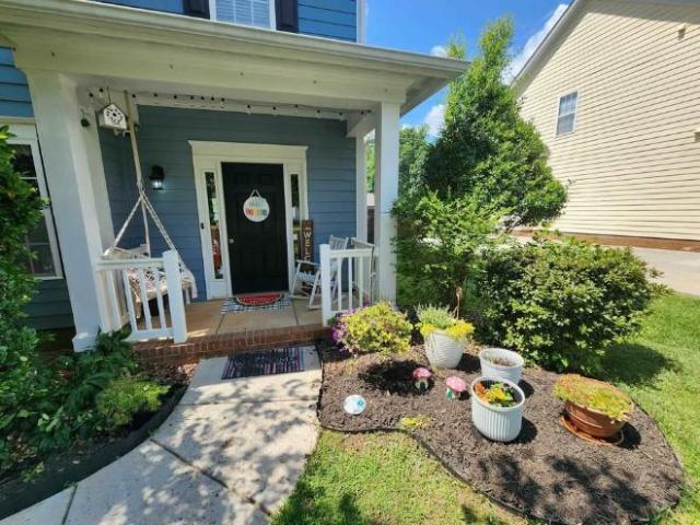 3 Br, 3 bath, Single Family 4131 Library Ln