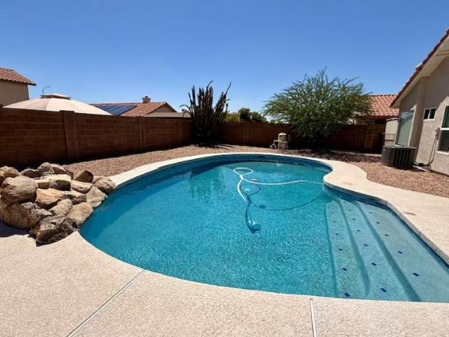 3 Br, 3 bath, Single Family 4135 E Arbor Ave