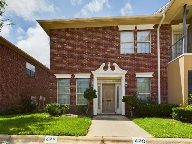 3 Br, 3 bath, Single Family 422 Forest Dr