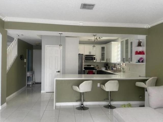 3 Br, 3 bath, Single Family 4251 Pine Hollow Circle