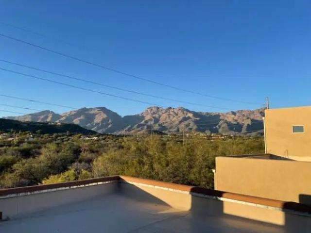 3 Br, 3 bath, Single Family 4261 N Red Sun Place