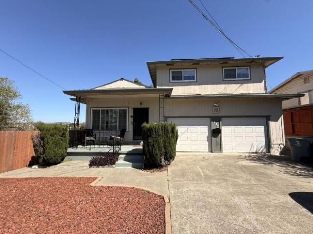 3 Br, 3 bath, Single Family 542 Sheridan St