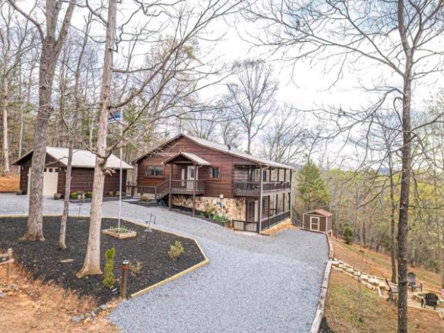 3 Br, 3 bath, Single Family 54 Henderson Lane