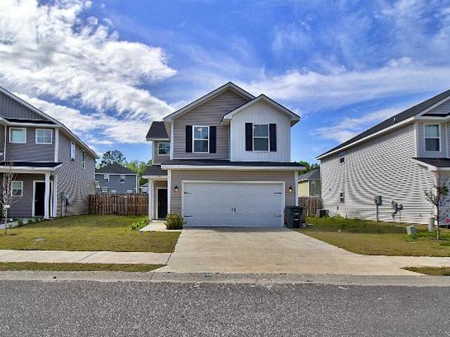 3 Br, 3 bath, Single Family 554 Fairview Circle