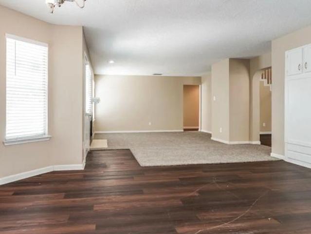 3 Br, 3 bath, Single Family 554 Mercer St