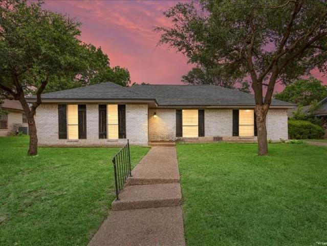 3 Br, 3 bath, Single Family 5600 Lake Highlands Dr
