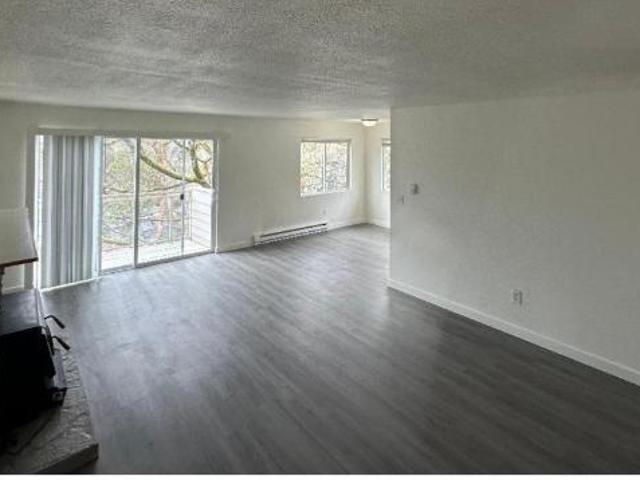 3 Br, 3 bath, Single Family 5649 16th Ave SW