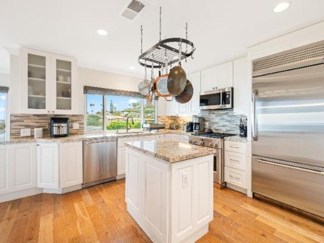 3 Br, 3 bath, Single Family 5662 Ladybird Lane