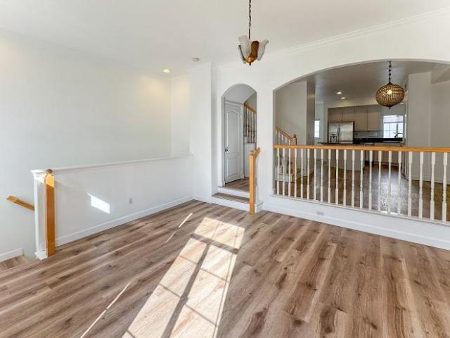3 Br, 3 bath, Single Family 5720 S Glennie Ln