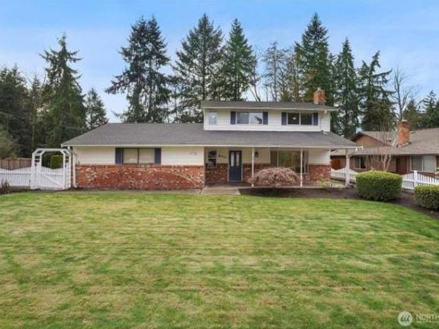 3 Br, 3 bath, Single Family 5810 36th Ave E
