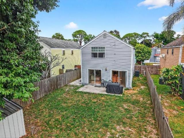 3 Br, 3 bath, Single Family 5812 Thisledown Ct