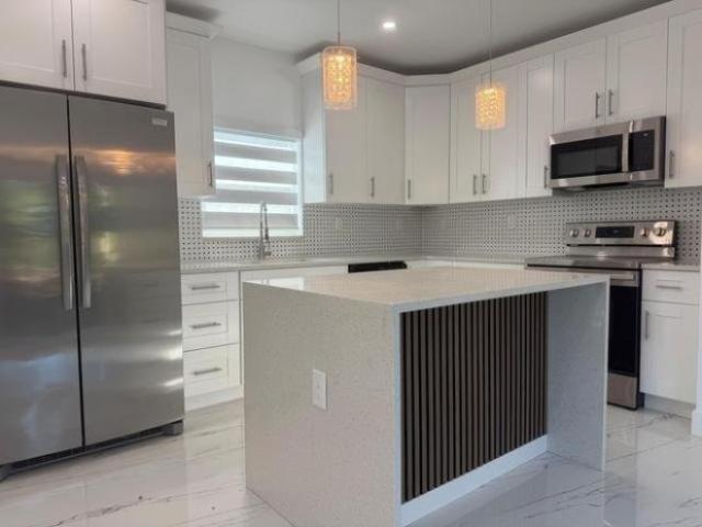 3 Br, 3 bath, Single Family 501 El Prado