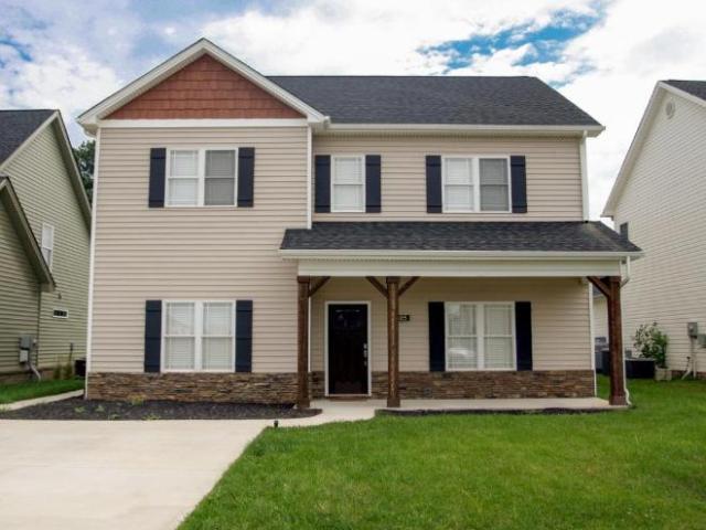 3 Br, 3 bath, Single Family 505 Capstone Dr