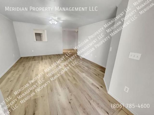 3 Br, 3 bath, Single Family 505 N Brentwood