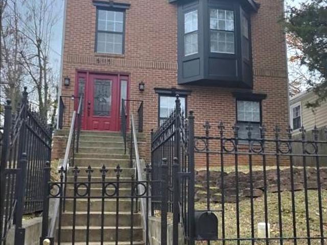 3 Br, 3 bath, Single Family 5115 Bass Pl SE
