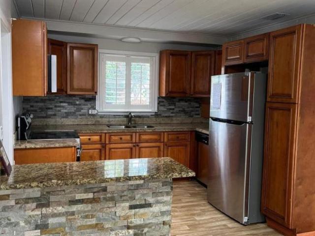 3 Br, 3 bath, Single Family 511 W Palm Street