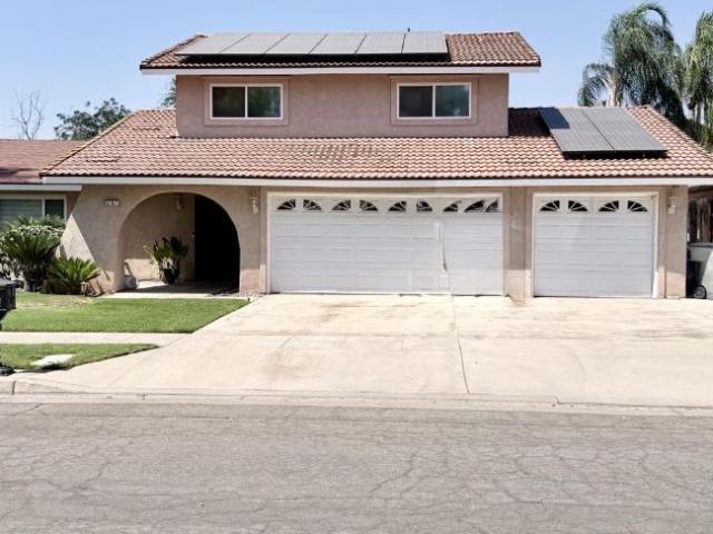3 Br, 3 bath, Single Family 5167 E Braly Ave