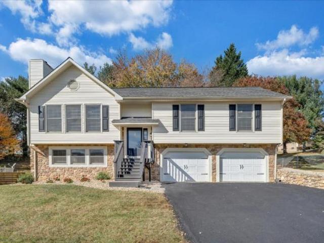 3 Br, 3 bath, Single Family 5184 Orchard Hill Drive